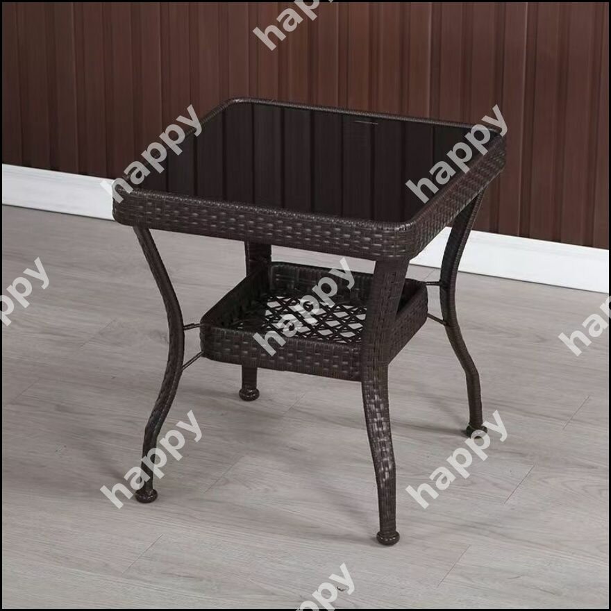 Эксклюзивный журнальный столик 50х50х50 см с ротангом и закаленным стеклом