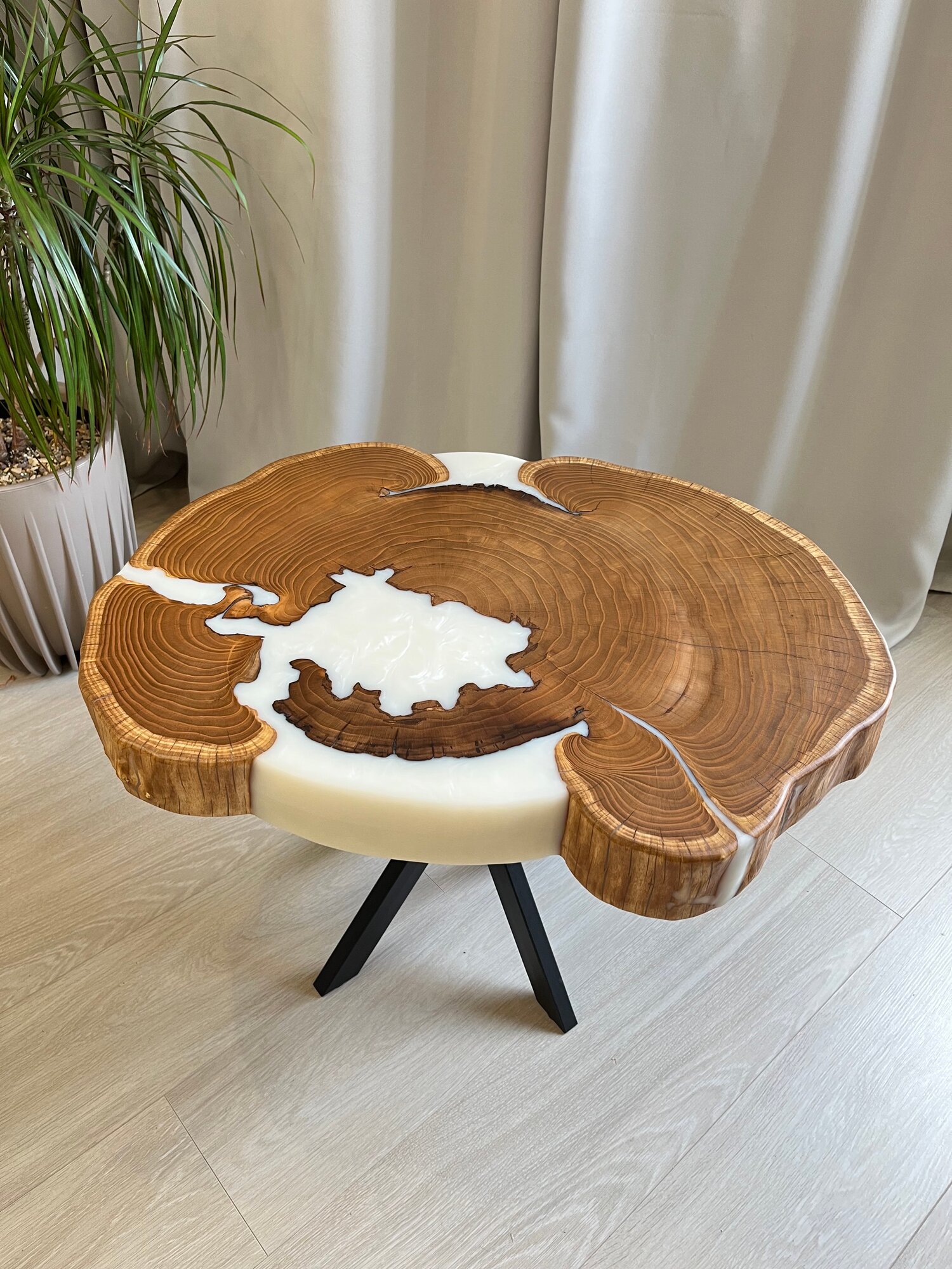 Столешница из шелковицы 69х53х7,4 см, Без подстолья, стол из эпоксидной смолы