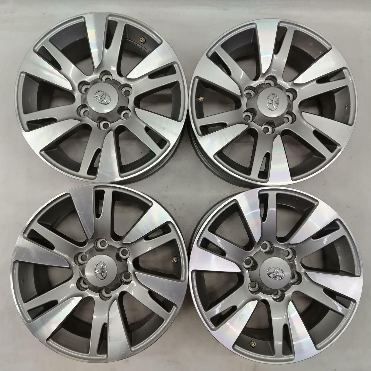 Колесные диски Toyota 18x7.5 PCD 6x139.7 D106.1 ET25 (оригинал)