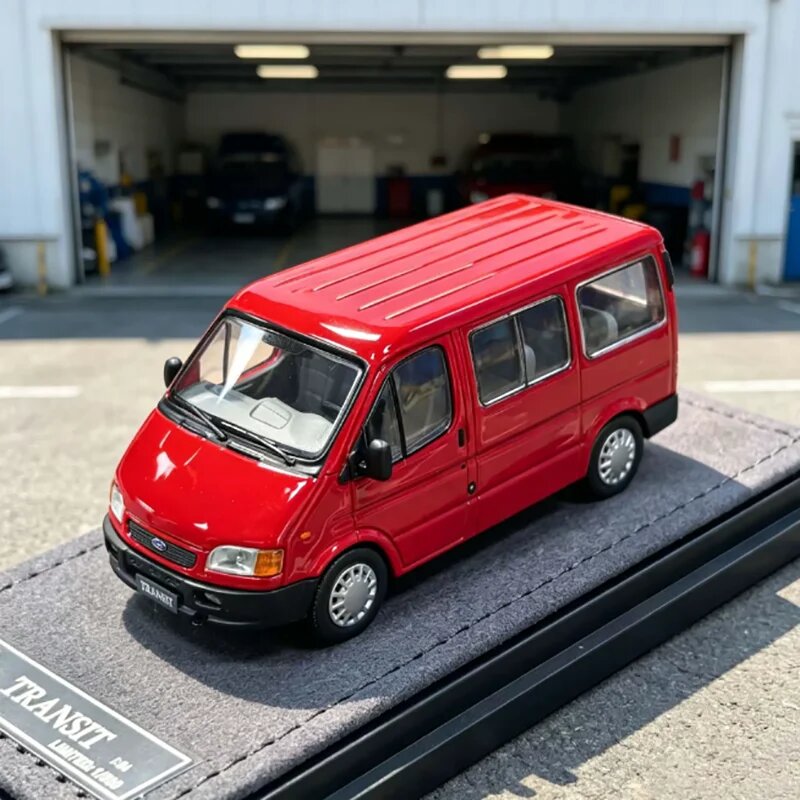 WELLY 1:64 Transit MK5 VE83 Статичная модель автомобиля из металла