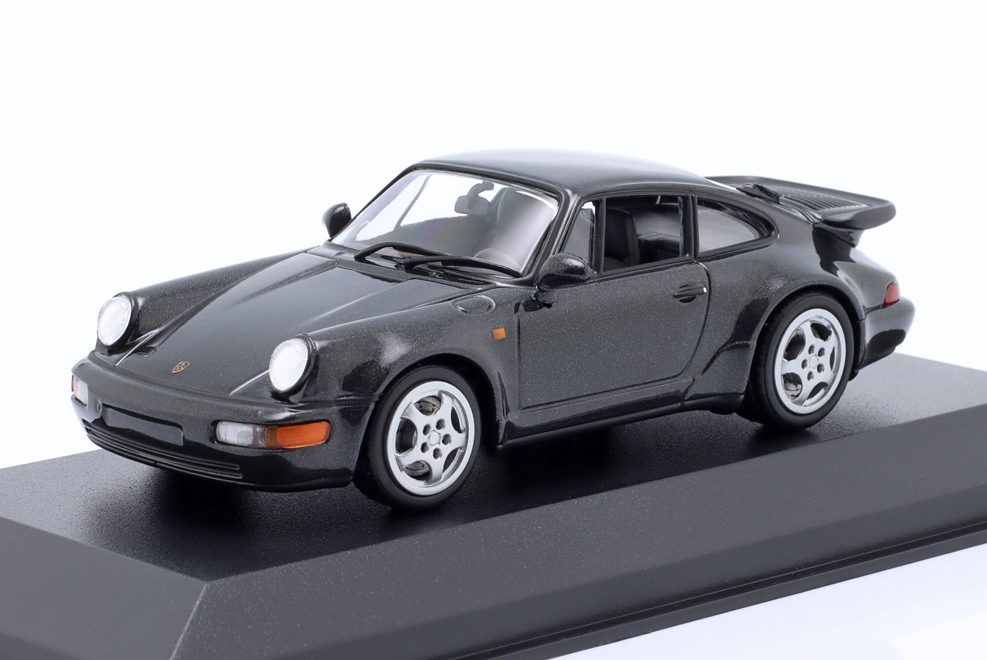 Модель коллекционная MAXICHAMPS Porsche 911 (964) turbo coupe 1990 black metallic