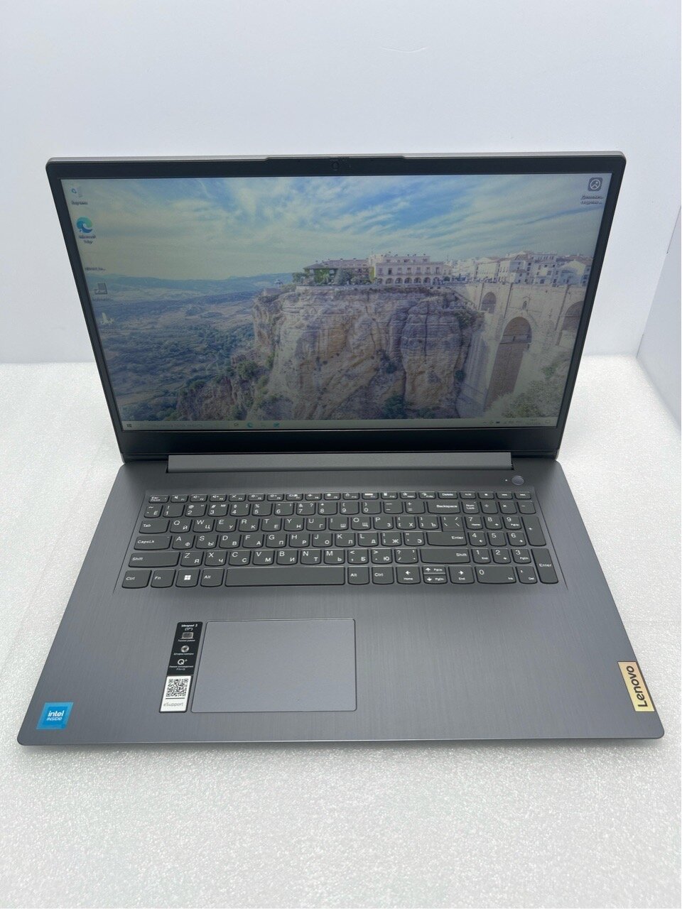 Ноутбук Lenovo IdeaPad 3-17ITL6 (82H9008YRU) 17.3"/Intel Celeron 6305/RAM 4GB/SSD 128GB/Intel UHD Graphics/TN/1600x900/Win10/Подсветка кл-ры: нет/серый. Состояние: A1