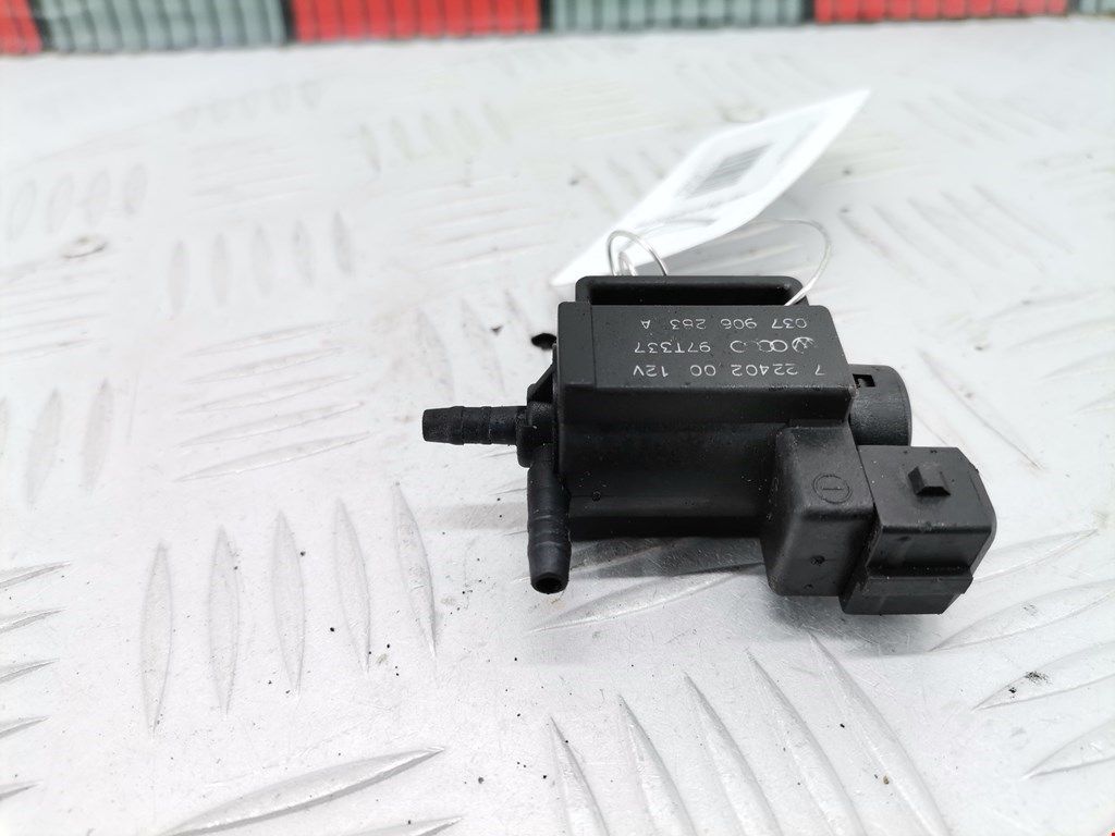 Клапан воздушный / 1726282 72240200 037906283A для Audi A3 8L (с пробегом)