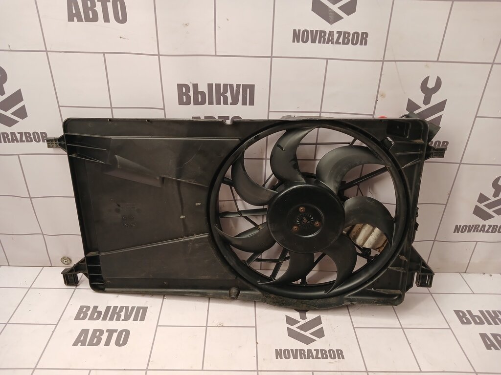 Вентилятор радиатора Ford Focus 2 05-08