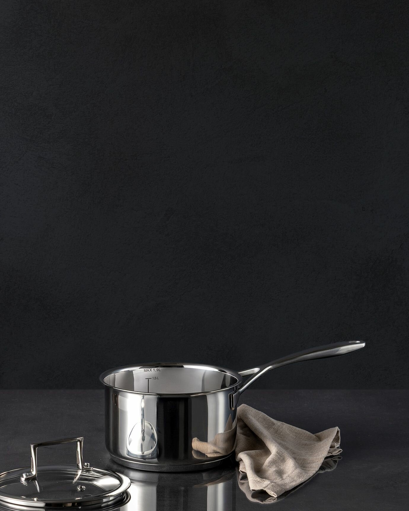 Ковш кухонный с крышкой, 1900 мл. Состав:100% Нержавеющая сталь. Размер:16X9,5CM. Цвет: Стальной/ELENA