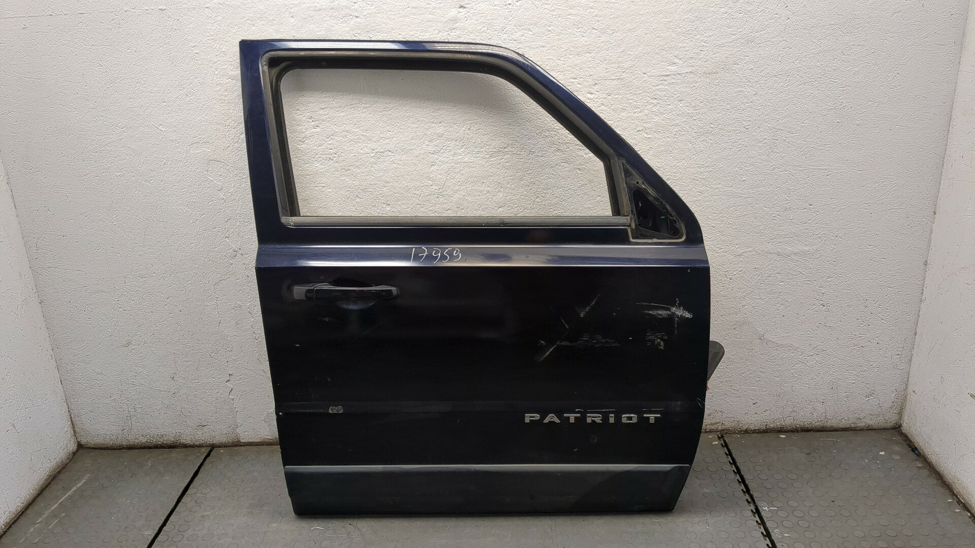 Дверь боковая (легковая) правая передняя Jeep Patriot Б/У