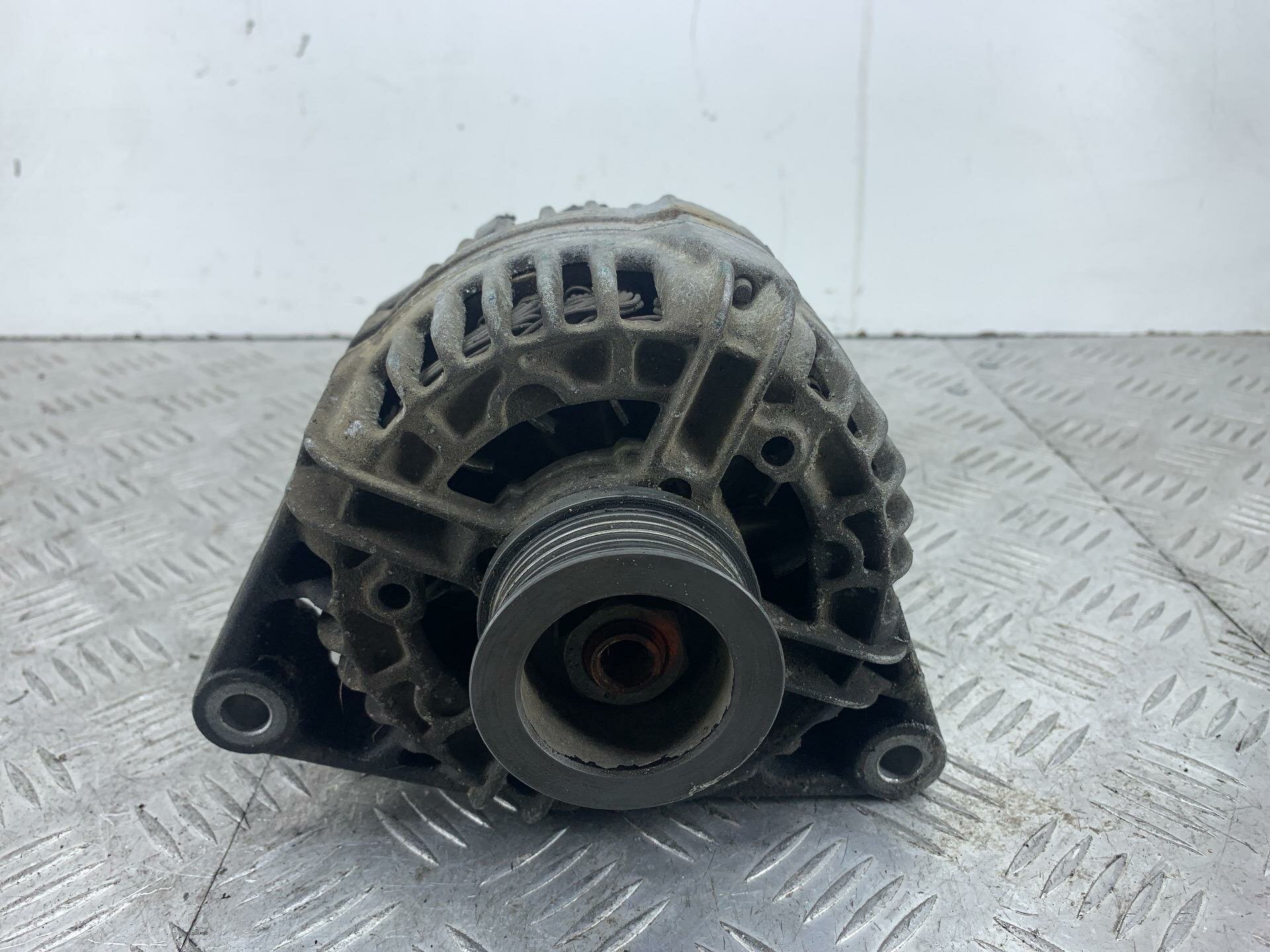 Генератор Opel Corsa C 2001 24437120