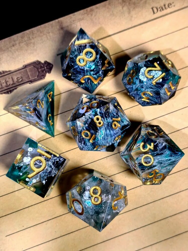 Кубики днд набор 7 штук, дайсы для настольных игр, кости для Dungeons & Dragons, смола, ручная работа, светло-зелёные с золотыми цифрами