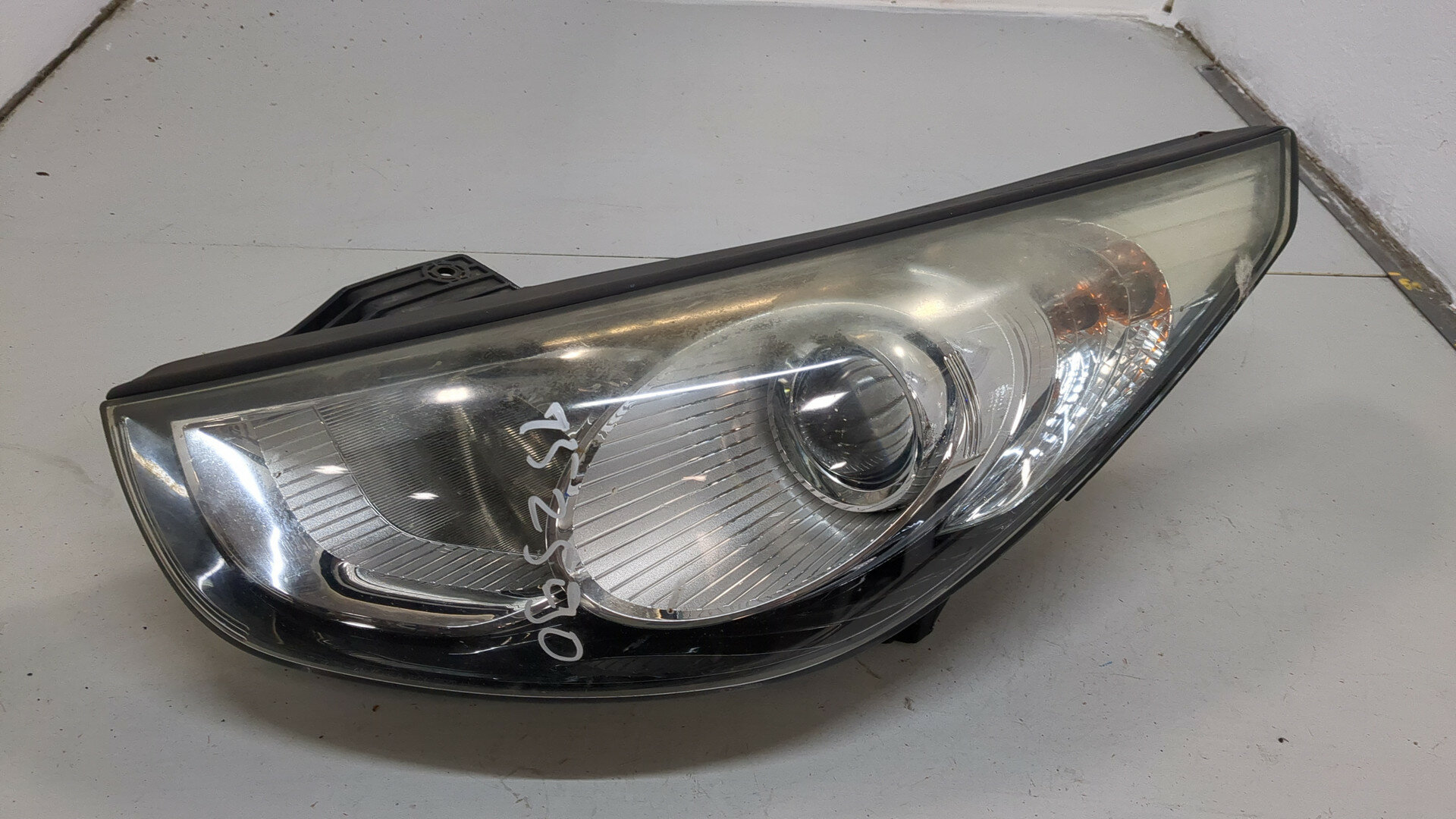 Фара (передняя) левая Hyundai ix 35 Б/У