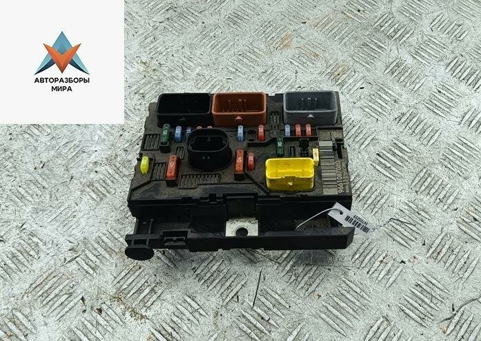 Блок предохранителей Peugeot 307 рест. 2005 BSML11