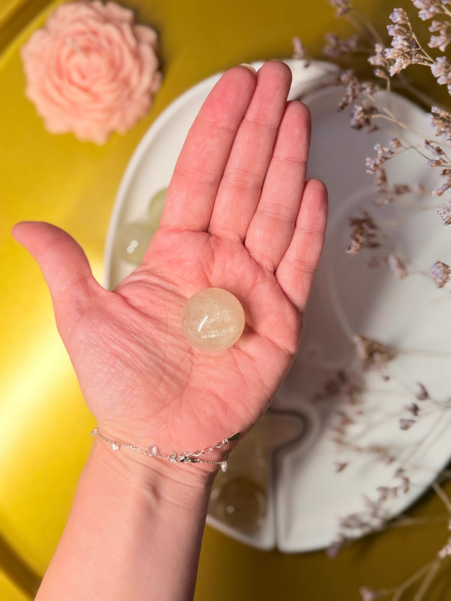 Сфера из Цитрина ( обработанного) 2-3 см