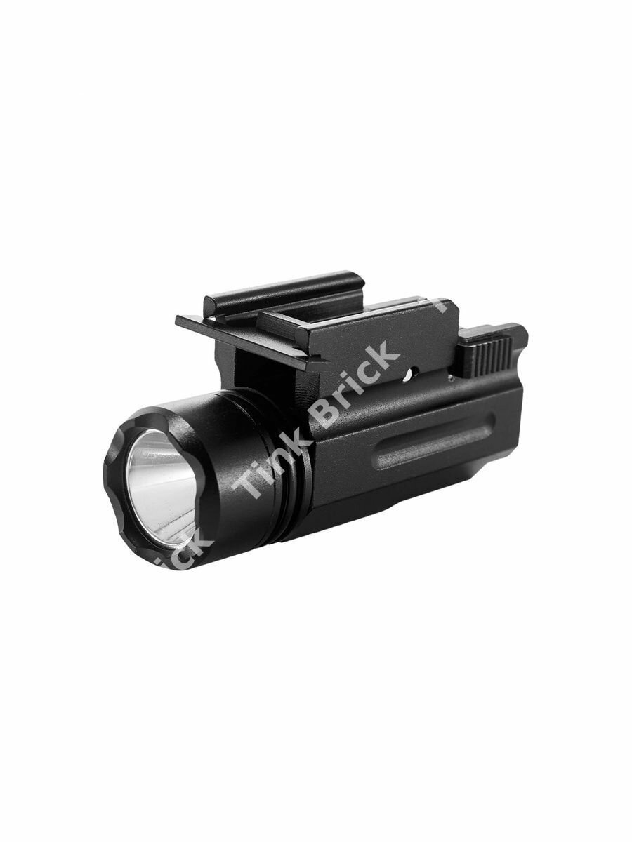 Подствольный фонарь для пистолета на Weaver