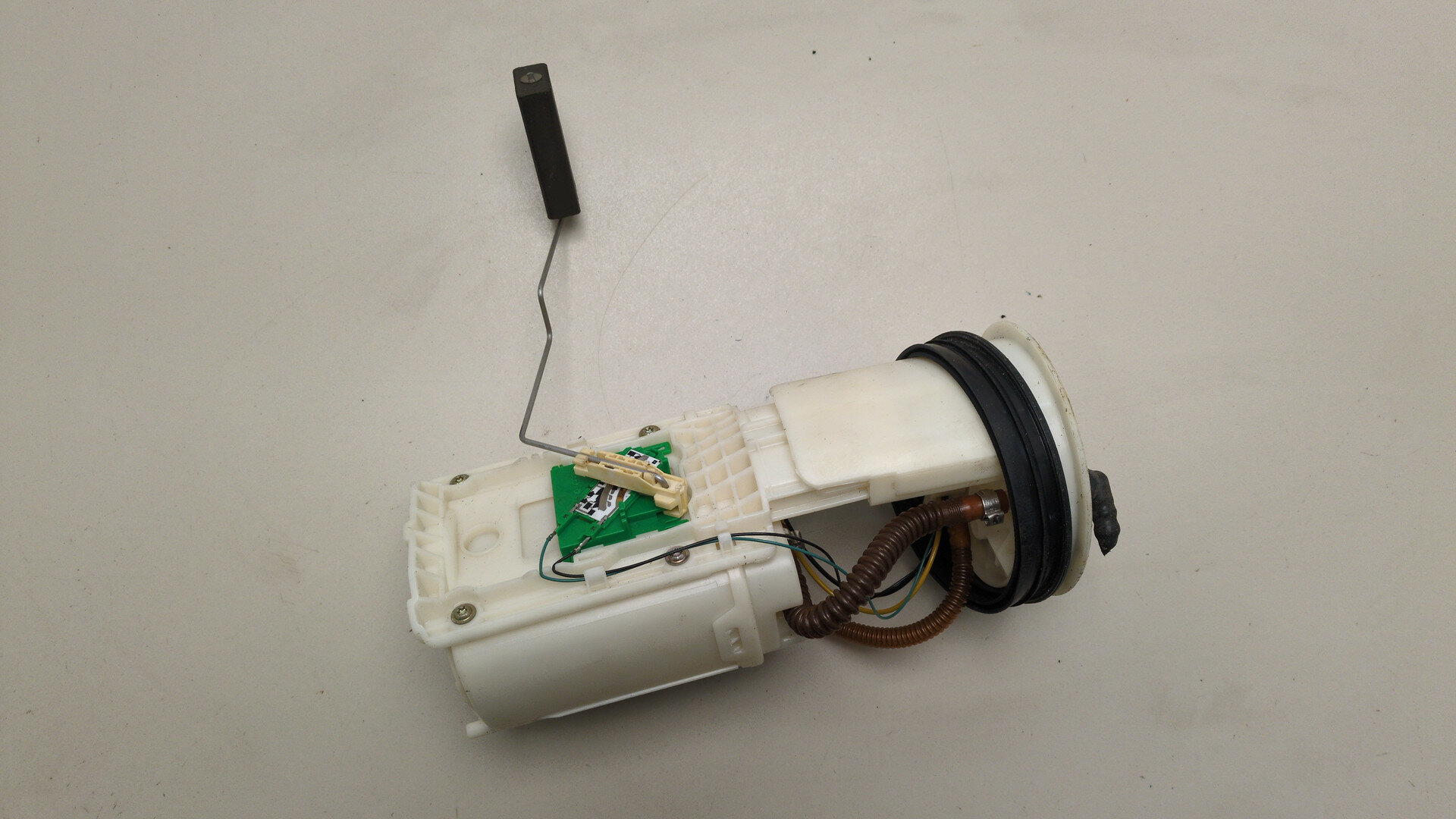 Насос топливный электрический Audi A6 (C5) Б/У