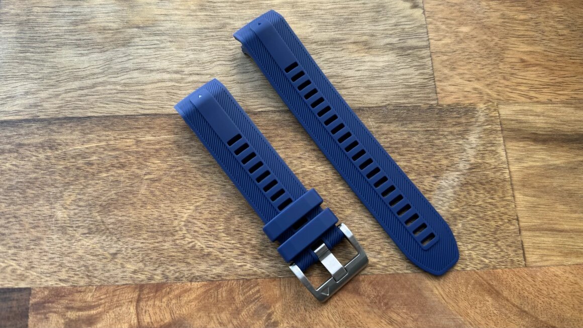 Сменный силиконовый ремешок Garmin QuickFit 22mm, Silicone Strap Navy, 010-13225-02 для Garmin MARQ и Gen 2, темно-синий
