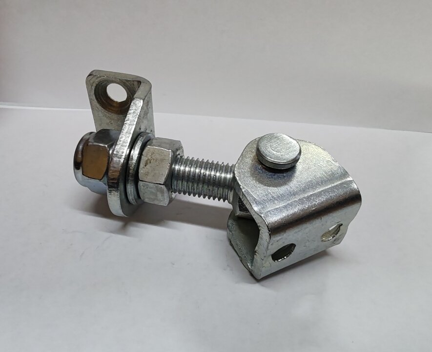 Петля для калитки и ворот универсальная регулируемая. Крепеж в комплекте.