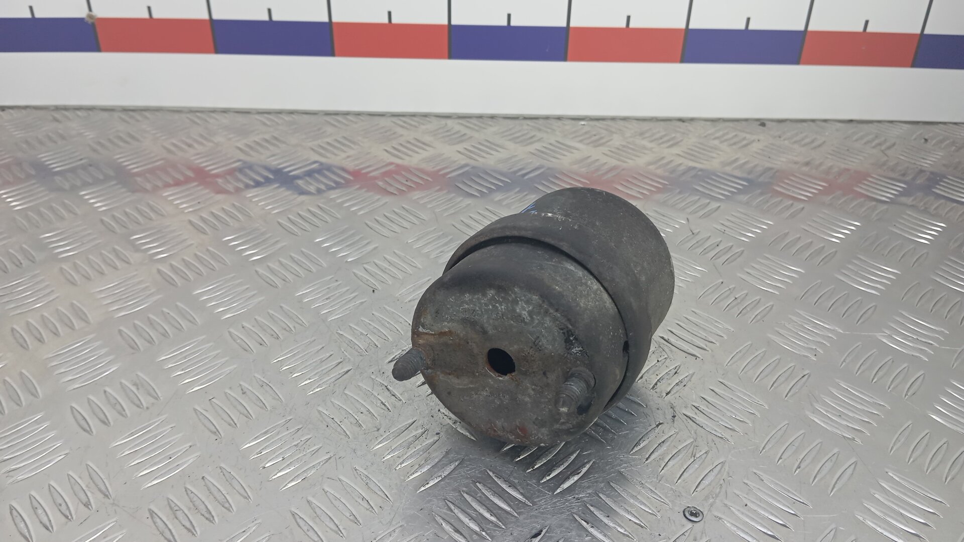 Подушка двигателя дизельная VOLKSWAGEN TRANSPORTER T4