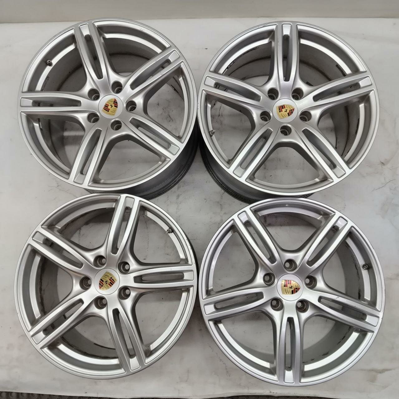 Колесные диски Porsche 20x11.5 PCD 5x130 D71.6 ET68 (оригинал)