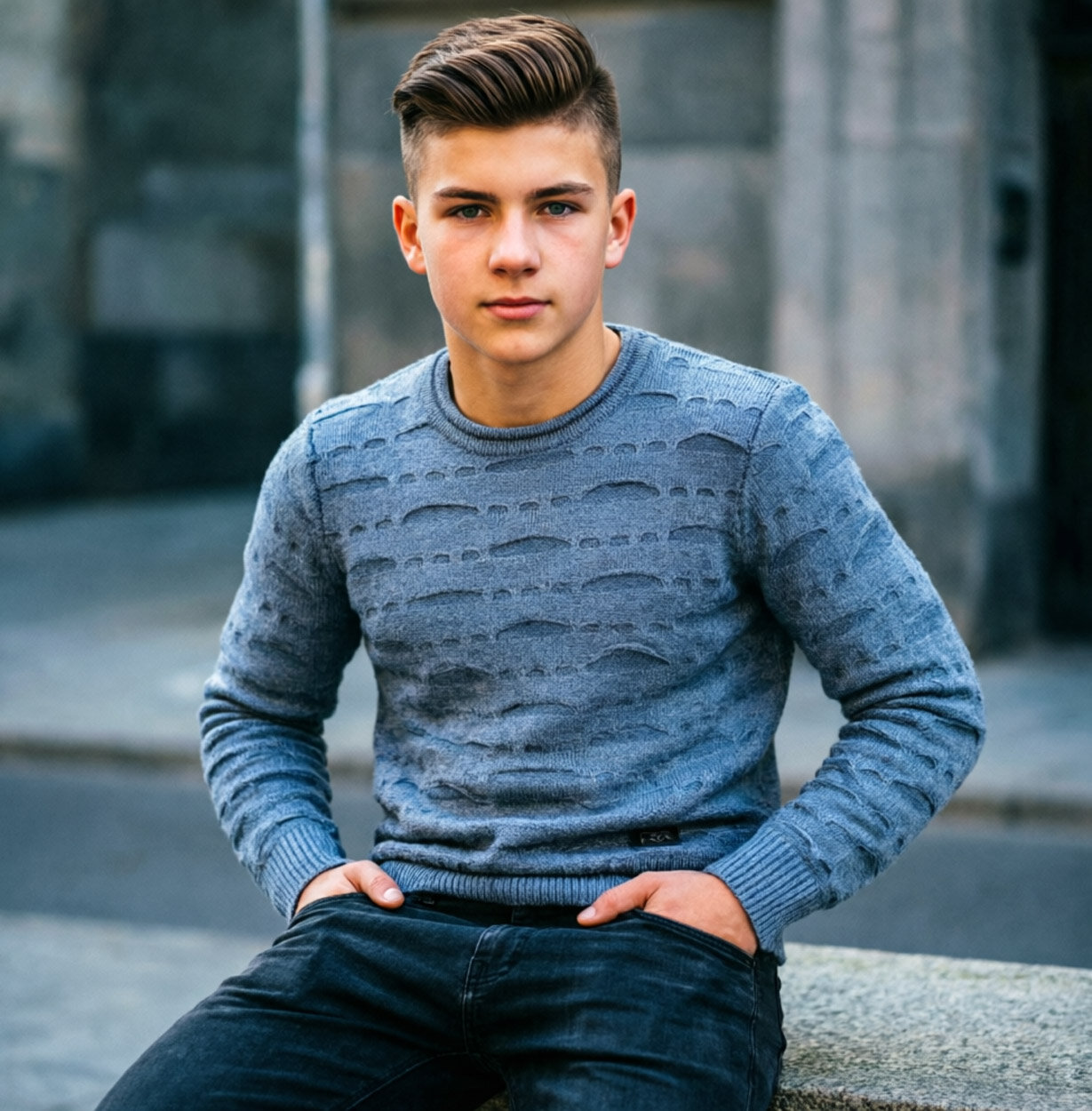 Джемпер  Вязаный джемпер с рельефным узором и волнообразными арками для мальчиков