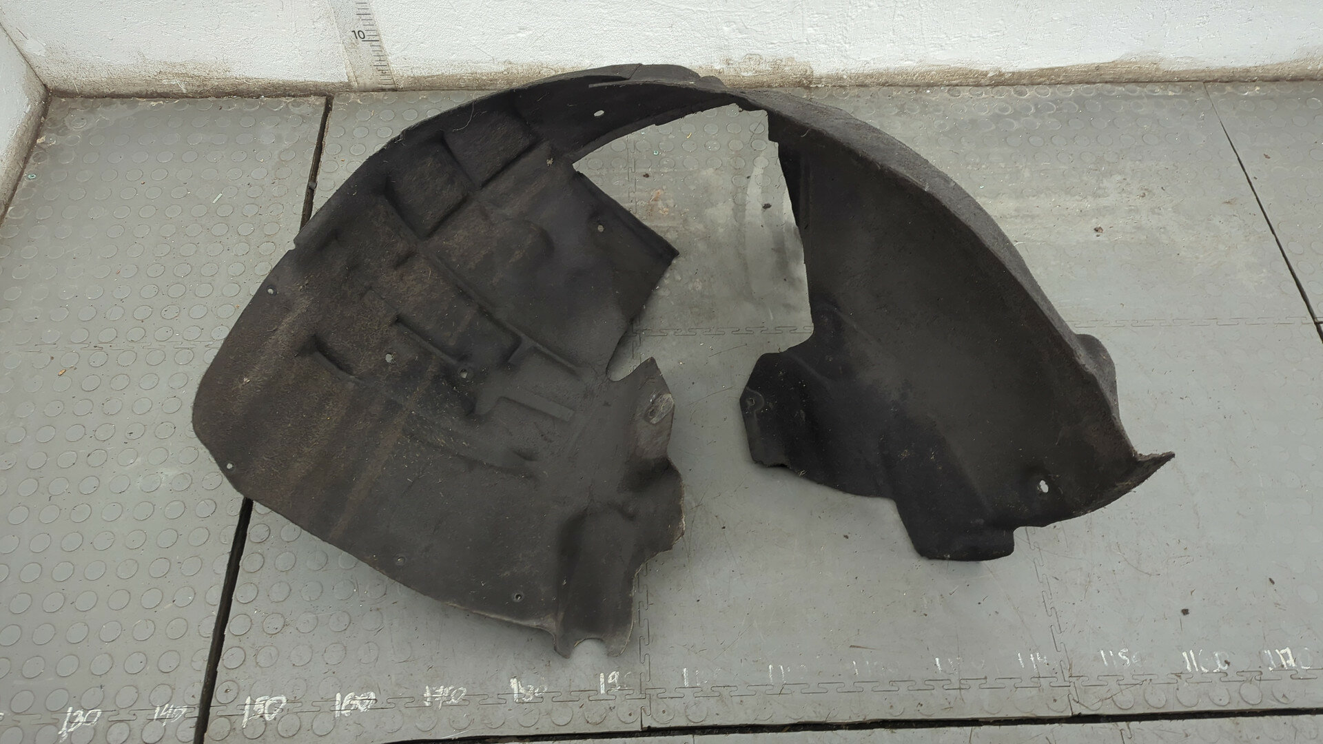 Защита арок (подкрылок) левая передняя Audi Q5 Б/У
