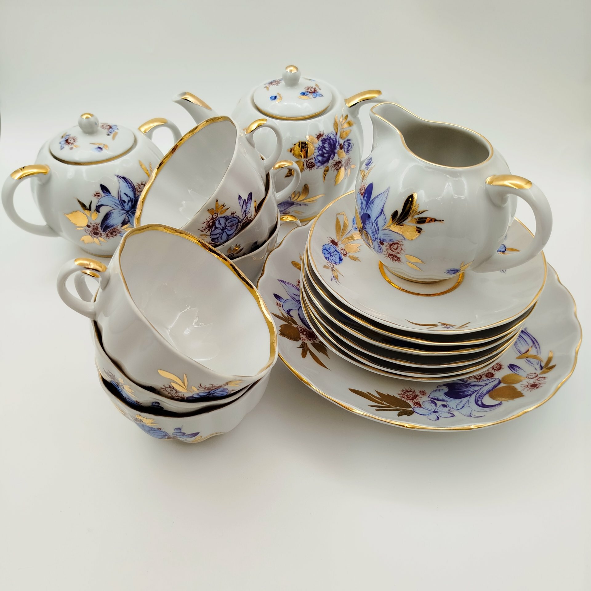 Сервиз чайный "Лилия" на 6 персон (16 предметов), фарфор, деколь, золочение