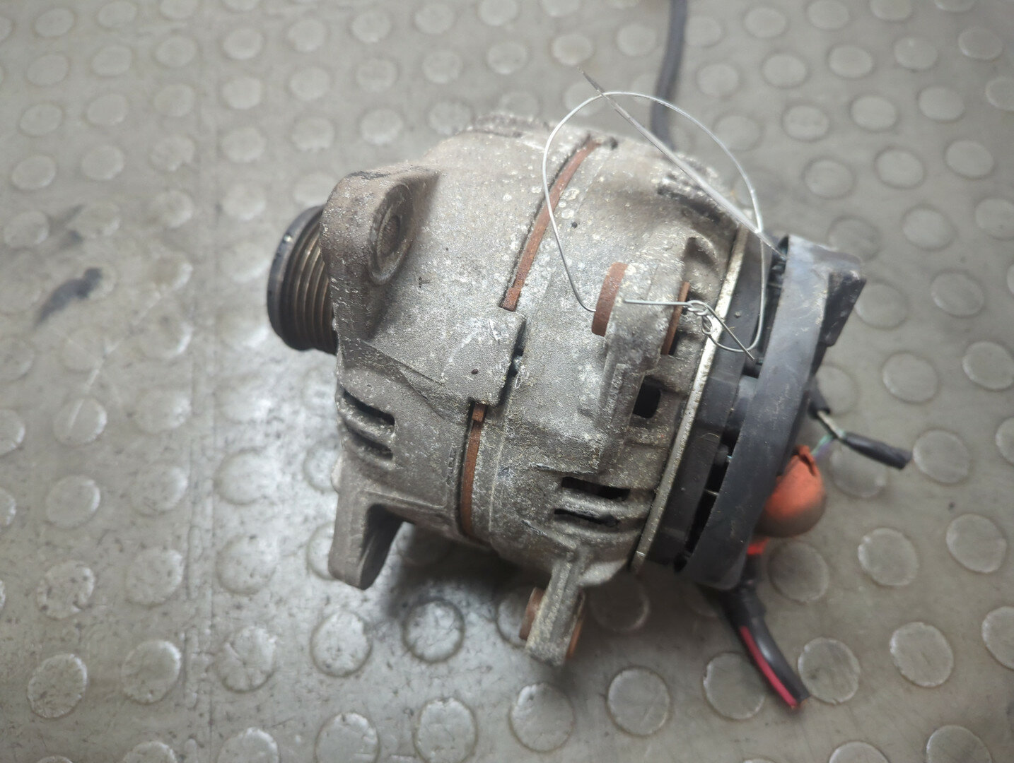 Генератор Nissan Juke Б/У