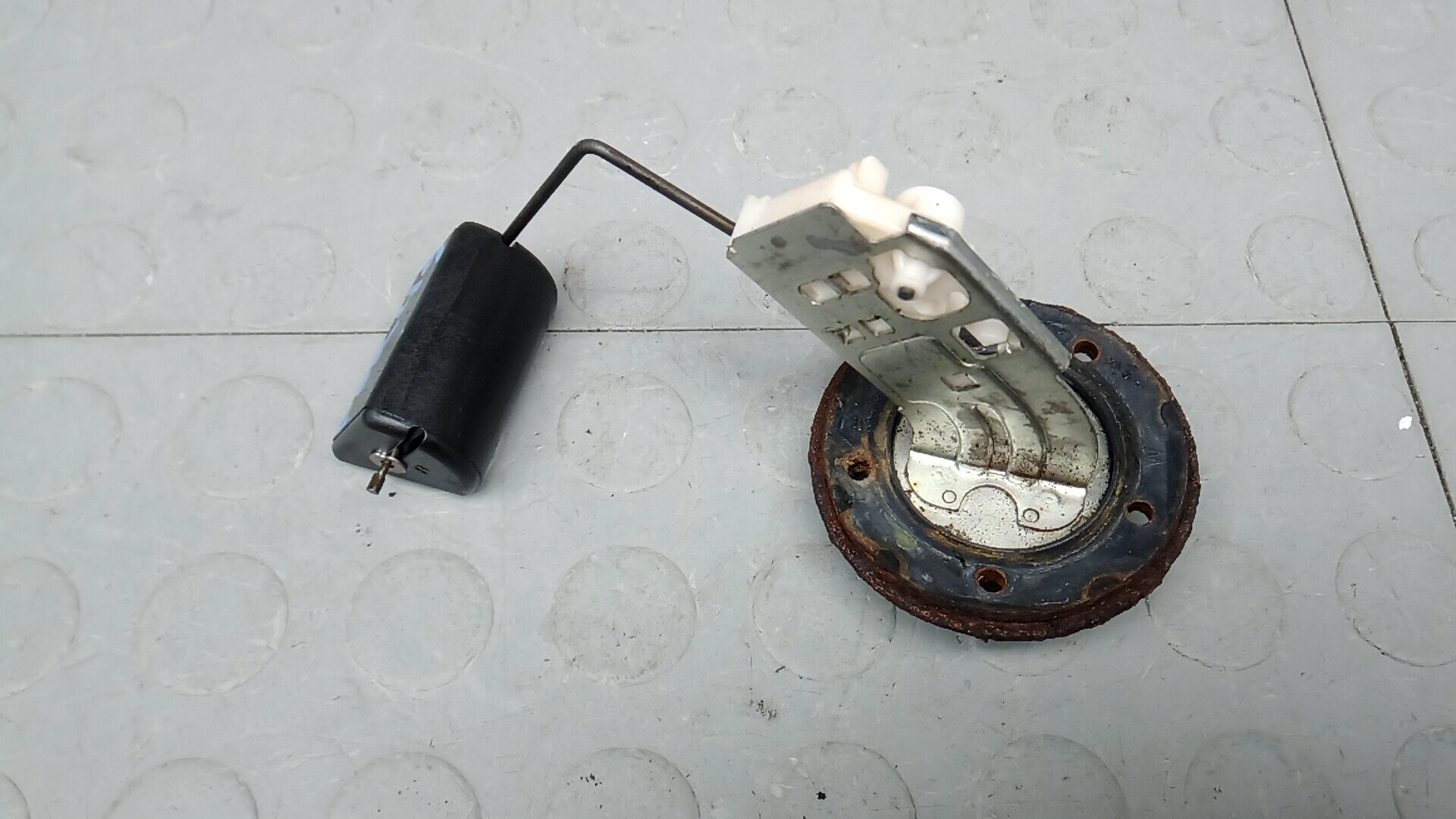 Датчик уровня топлива TOYOTA RAV 4 CA40