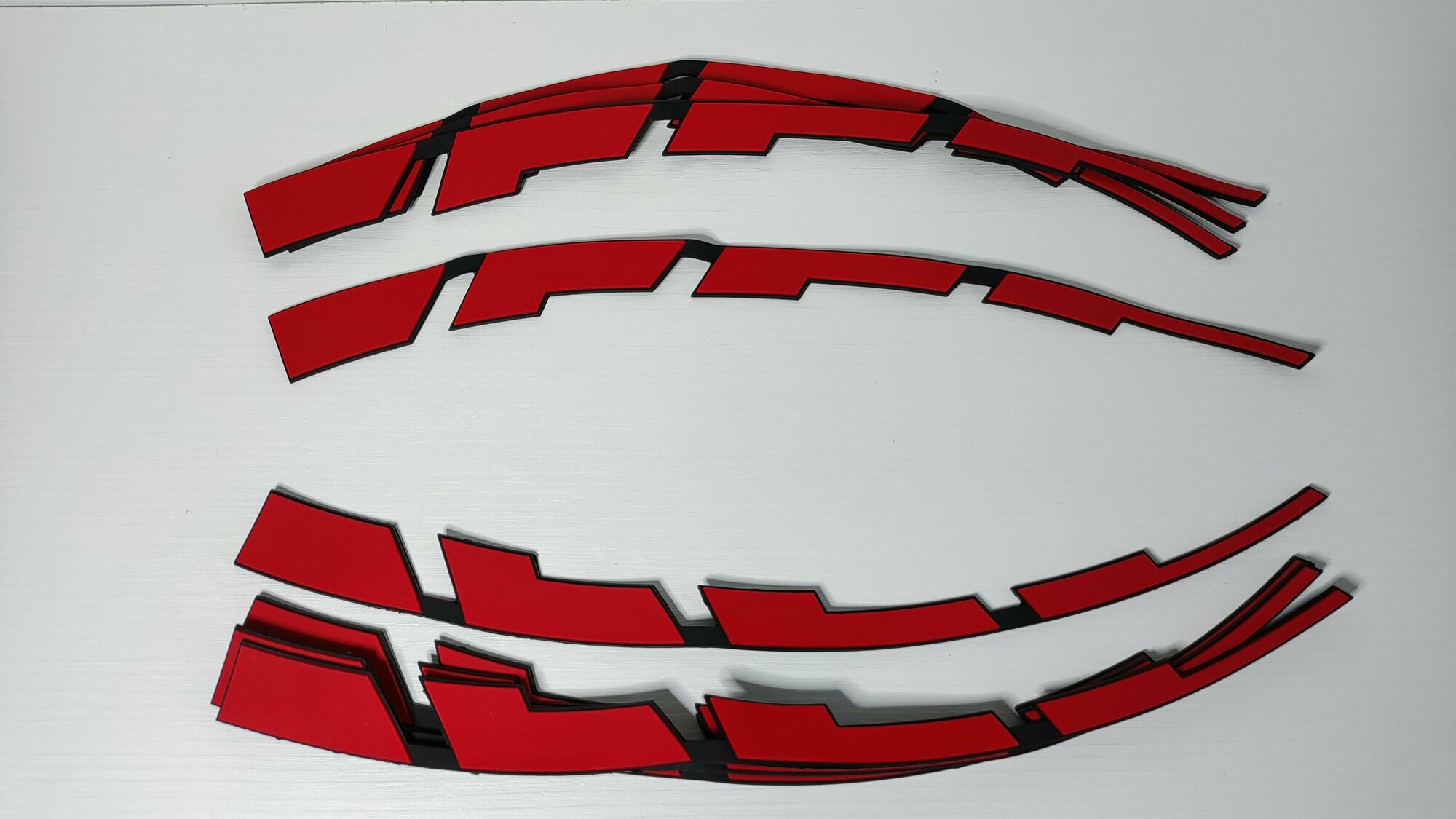 Наклейки на шины полоски-лезвия красные прерывистые. Надписи на резину буквы на колёса tire stickers