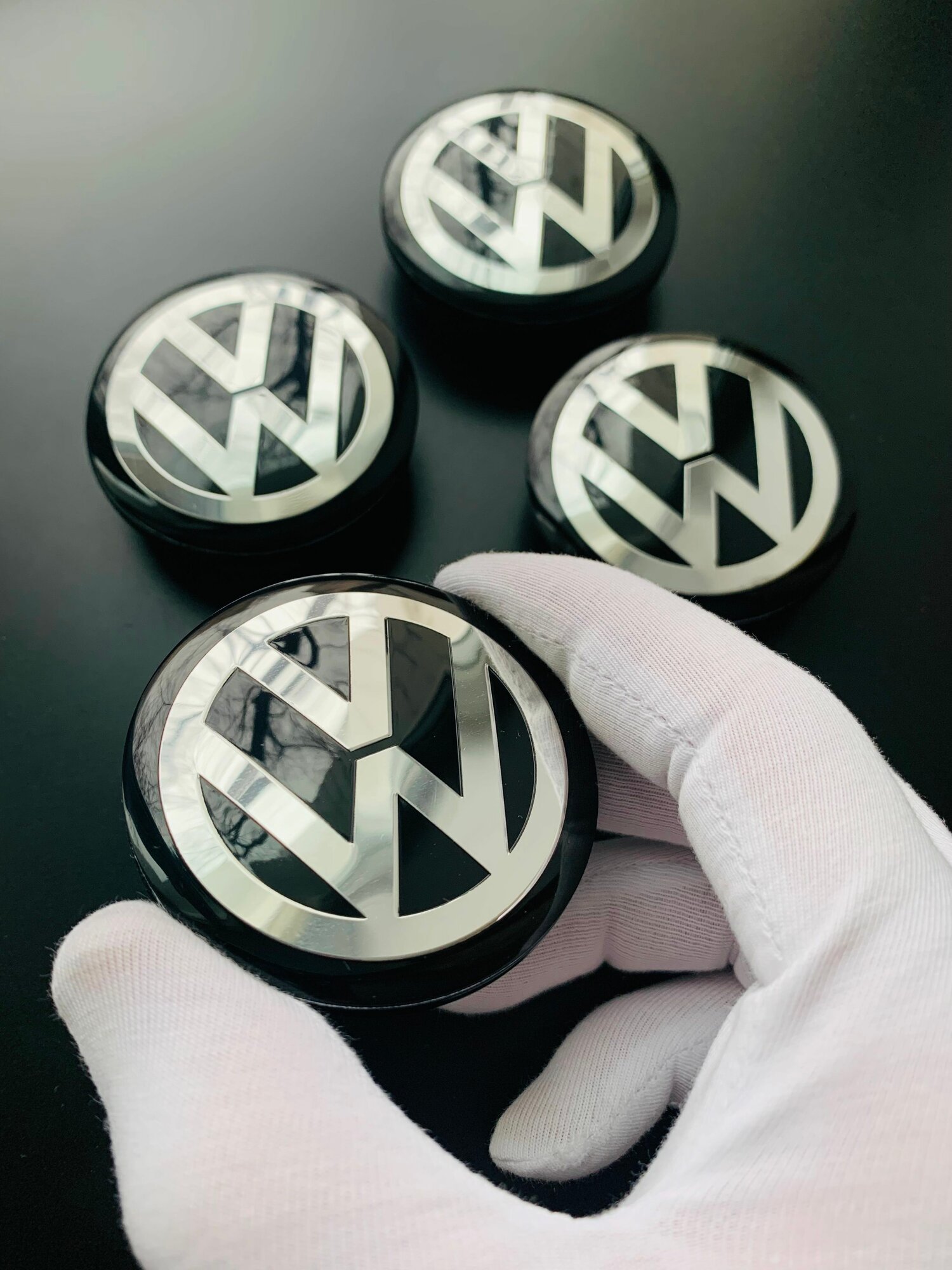 Колпачки на литые диски Скад Фольксваген 56/52мм черный. Заглушки для колеса Skad Volkswagen 56мм 4шт