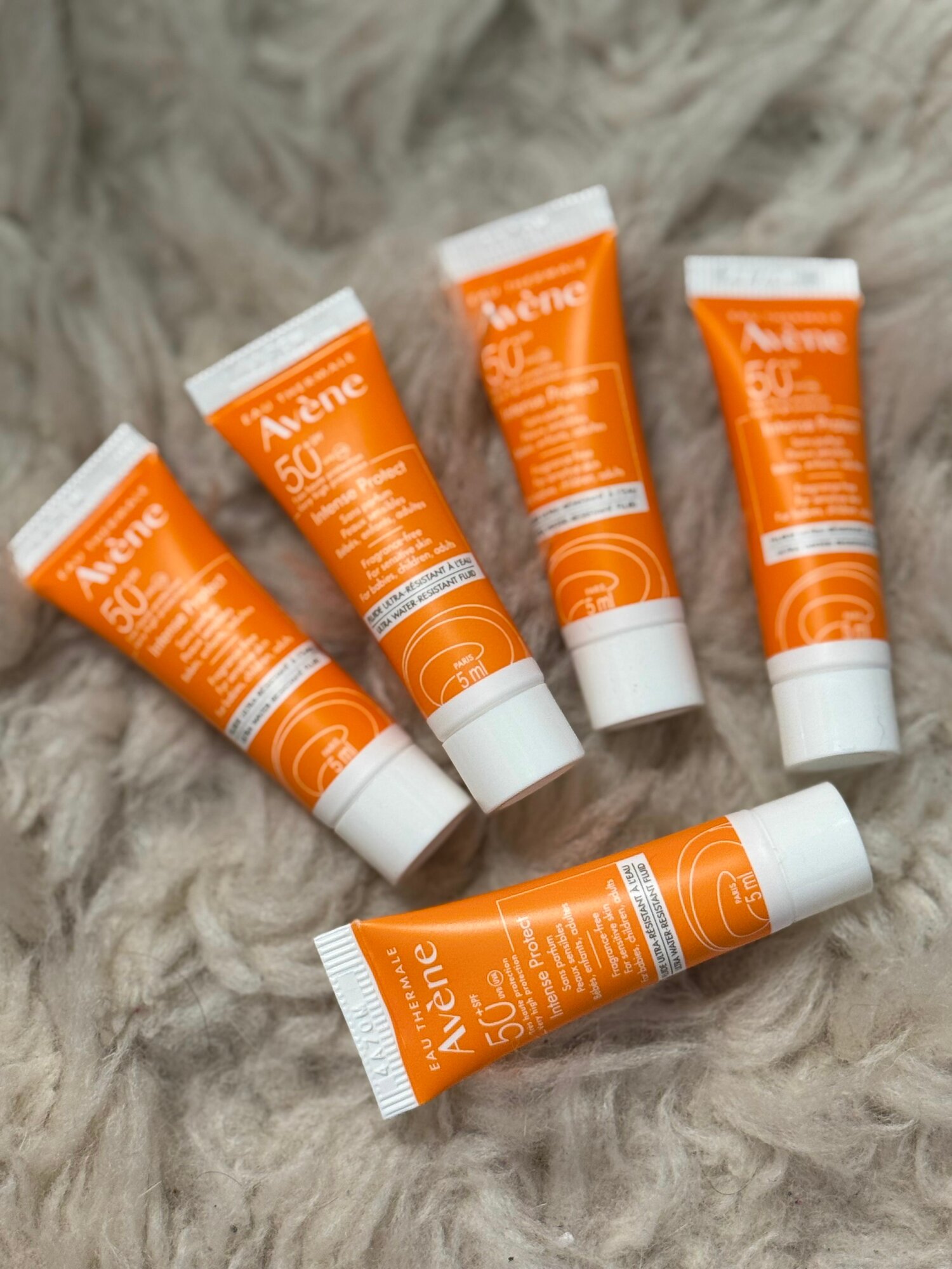 Avene Intence Protect Ультра водостойкий солнцезащитный флюид SPF50+, набор из 5 миниатюр по 5 мл, 25 мл