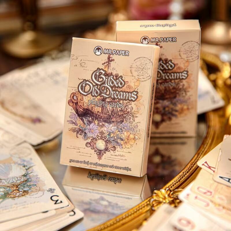 Игральные карты серии Gilded Dream: креативная ретро-карточная игра.
