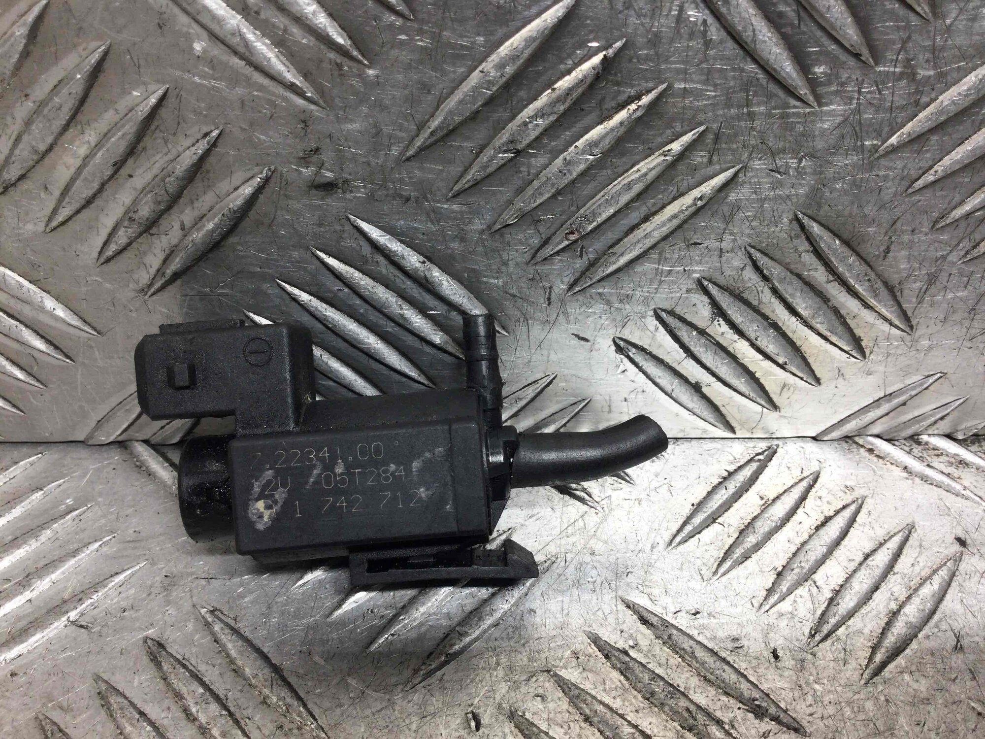 Б/У Клапан электромагнитный BMW 5-Series 5-Series E60/E61 (2002-2007) 2005 г.