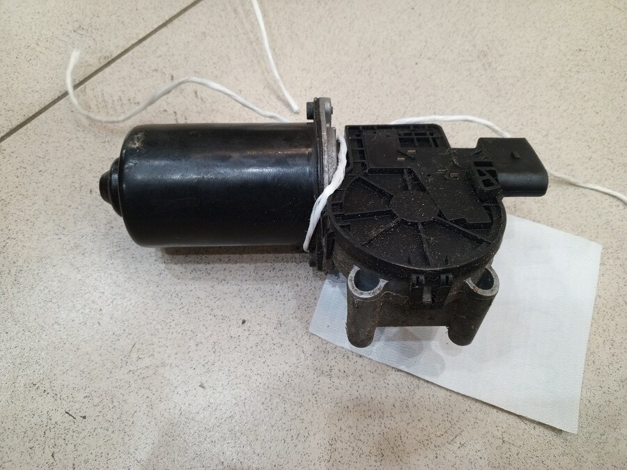 Моторчик стеклоочистителя передний от Mazda 3 bk 2003-2009