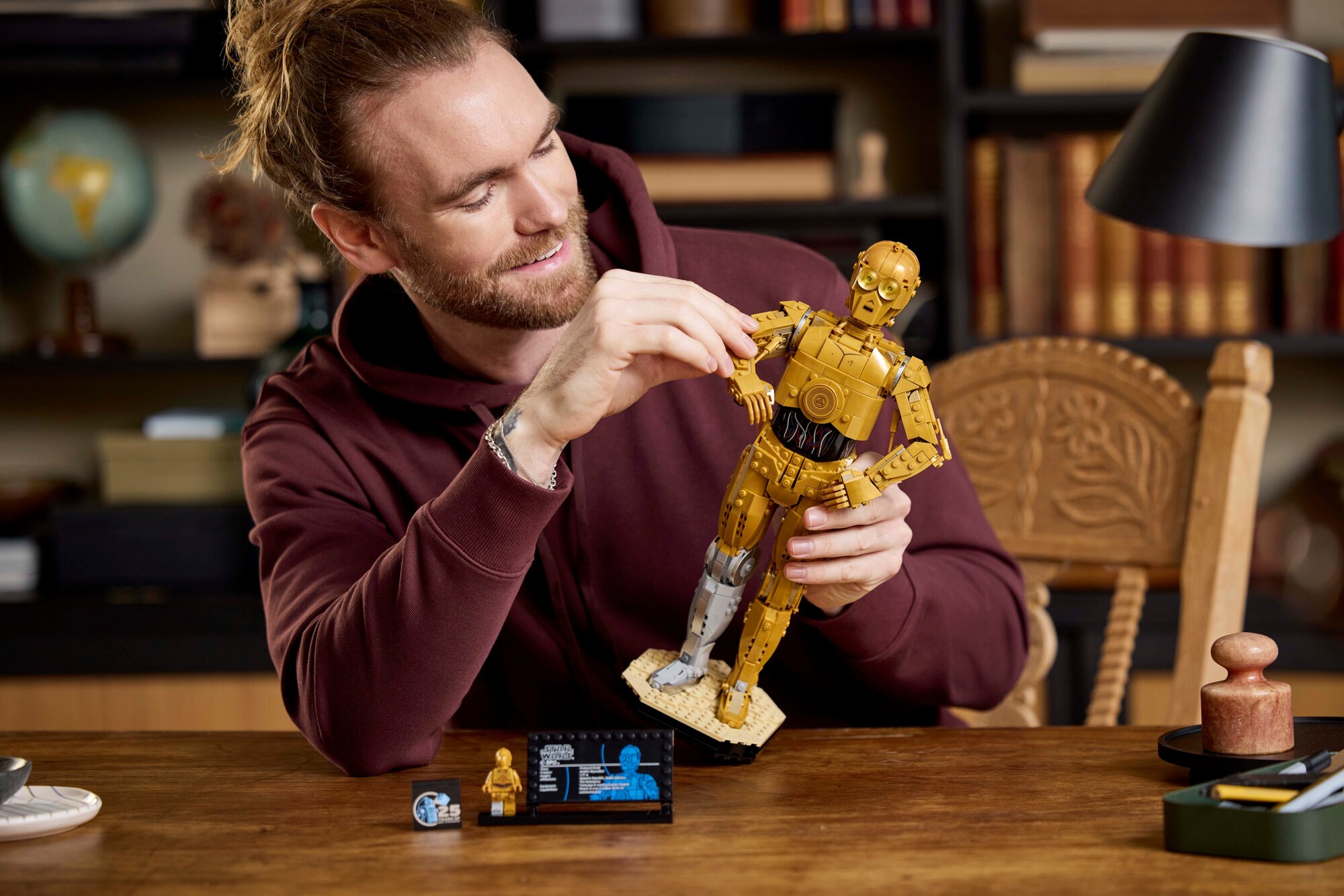 Конструктор LEGO Star Wars 75398 дроид C-3PO блочный, 1138 шт. — фото 1