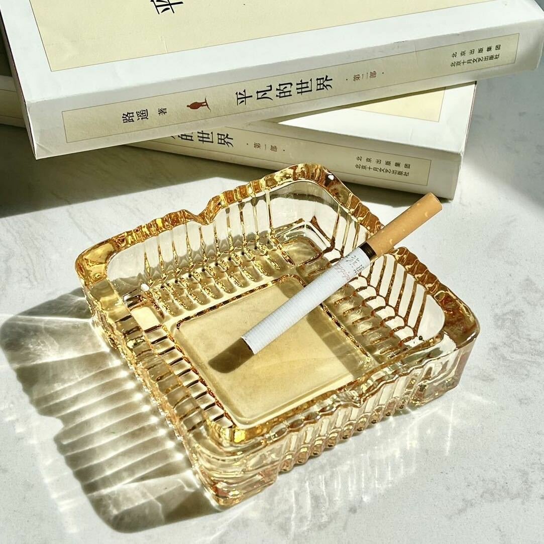 Креативная и стильная квадратная прозрачная хрустальная коробочка для хранения сигарет, идеально подходящая для дома, гостиной и офиса.