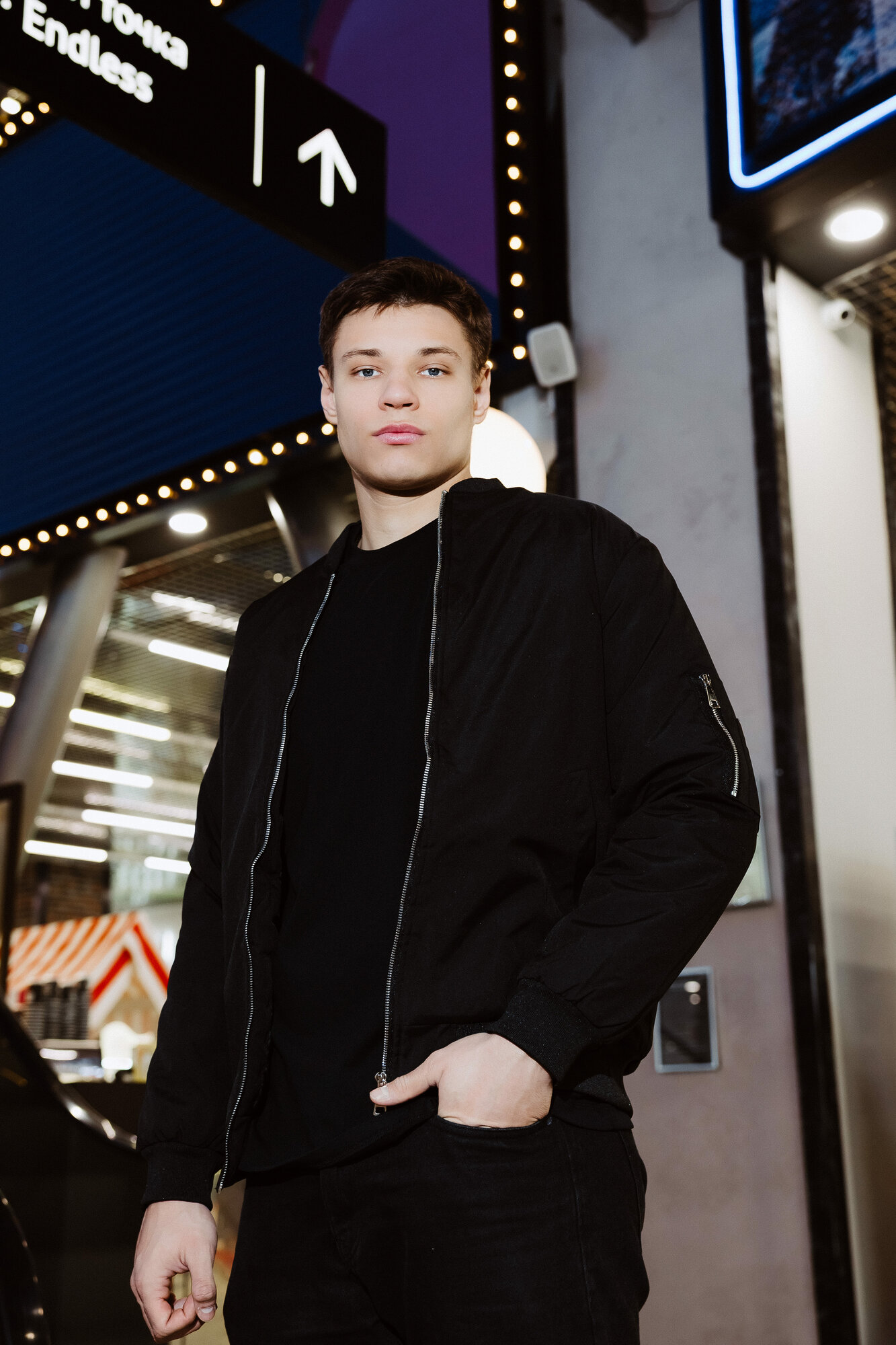 Бомбер  бомбер черный классический повседневный