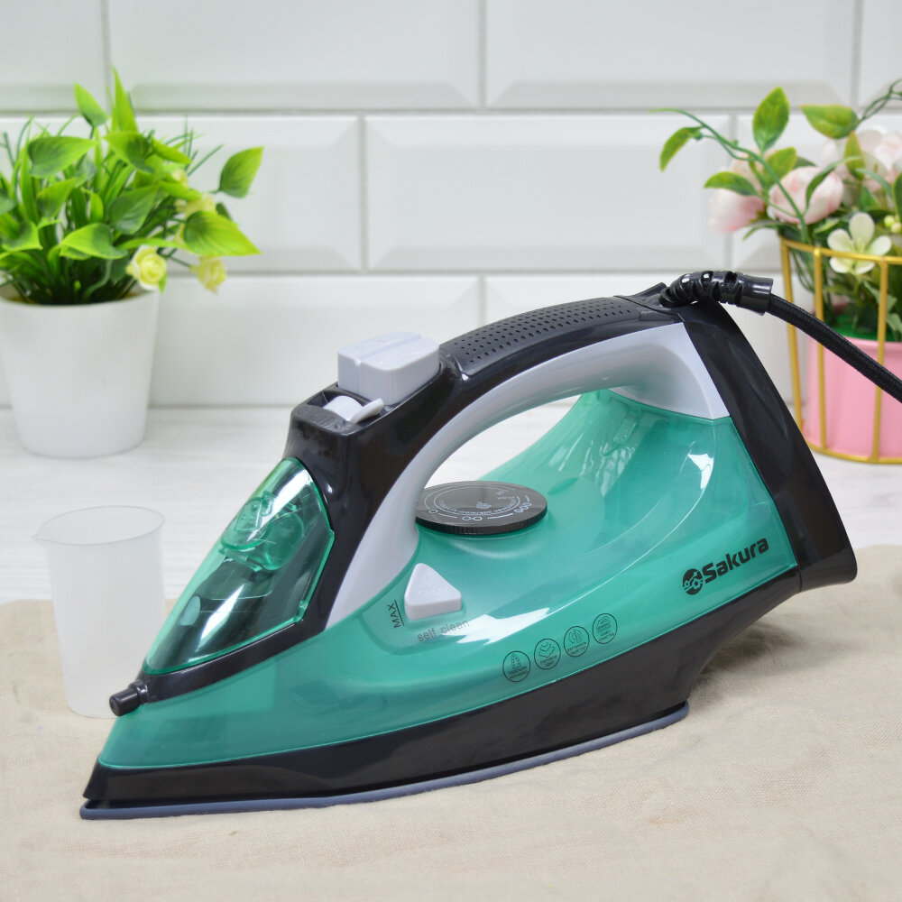 Утюг Sakura "SA-3070", мощность 2400Вт, керамическая подошва