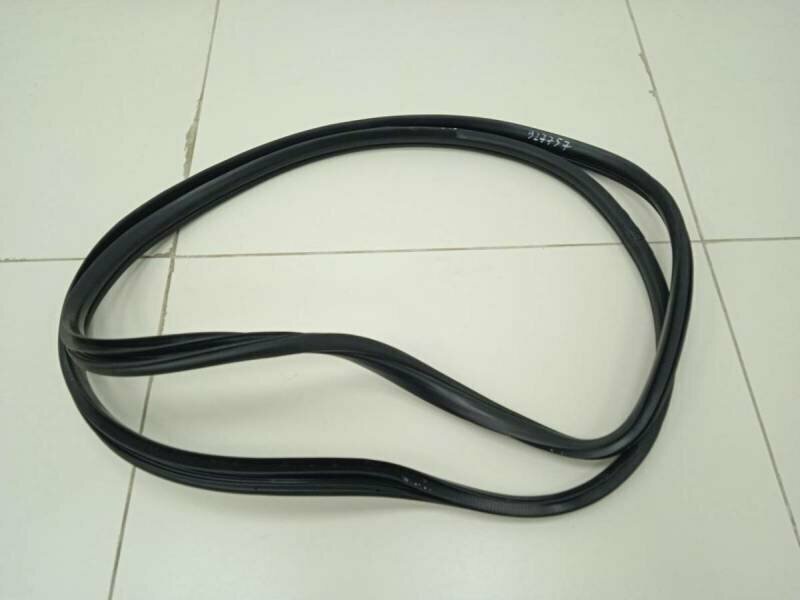 Уплотнитель проема двери передней правой Hyundai i30 GD 2012 кат.номер: 82120A6000