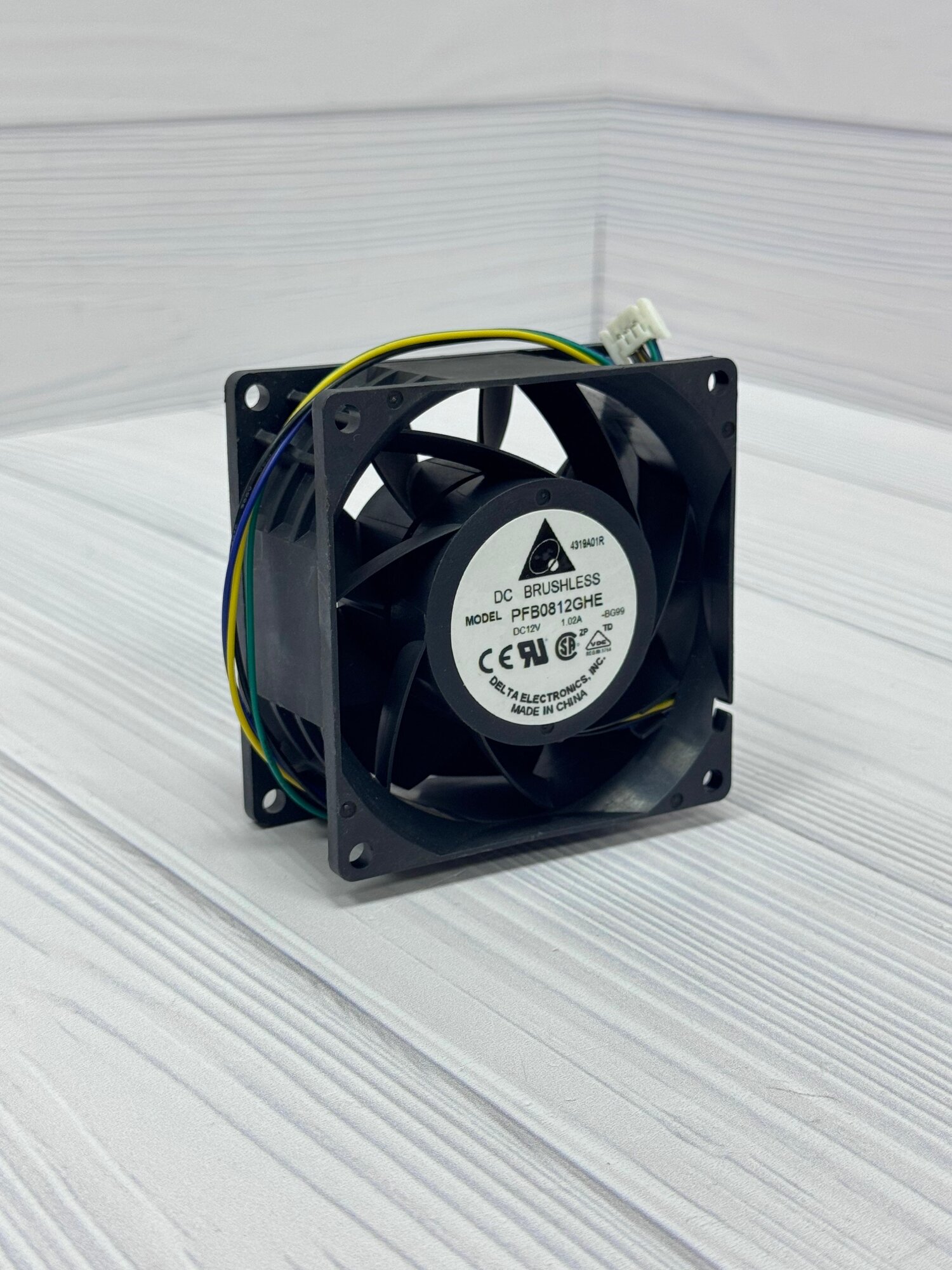 Корпусной серверный вентилятор Delta PFB0812GHE-BG99 80x80x38 мм