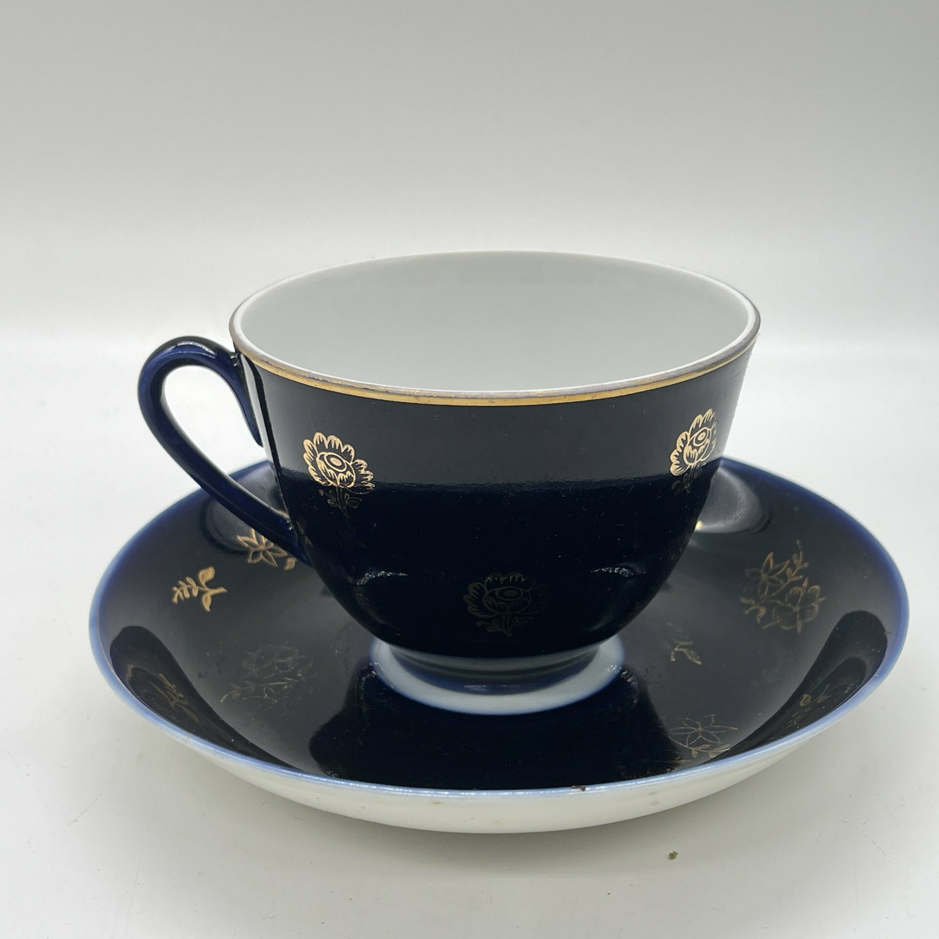 Чайная пара с растительным декором (подбор), фарфор, кобальт, золочение