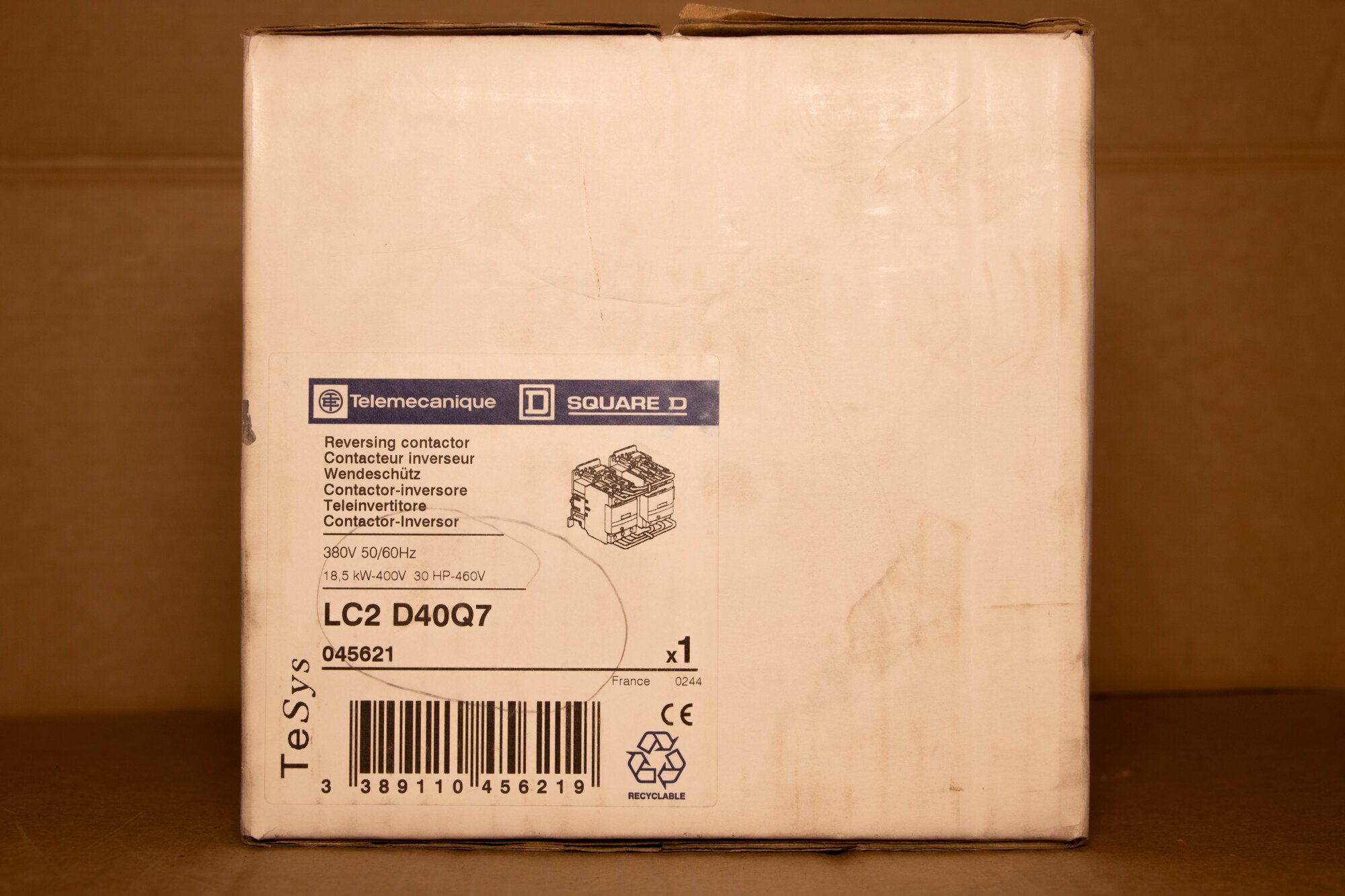 LC2D40AE7. Пускатель магнитный реверсивный. Schneider Electric