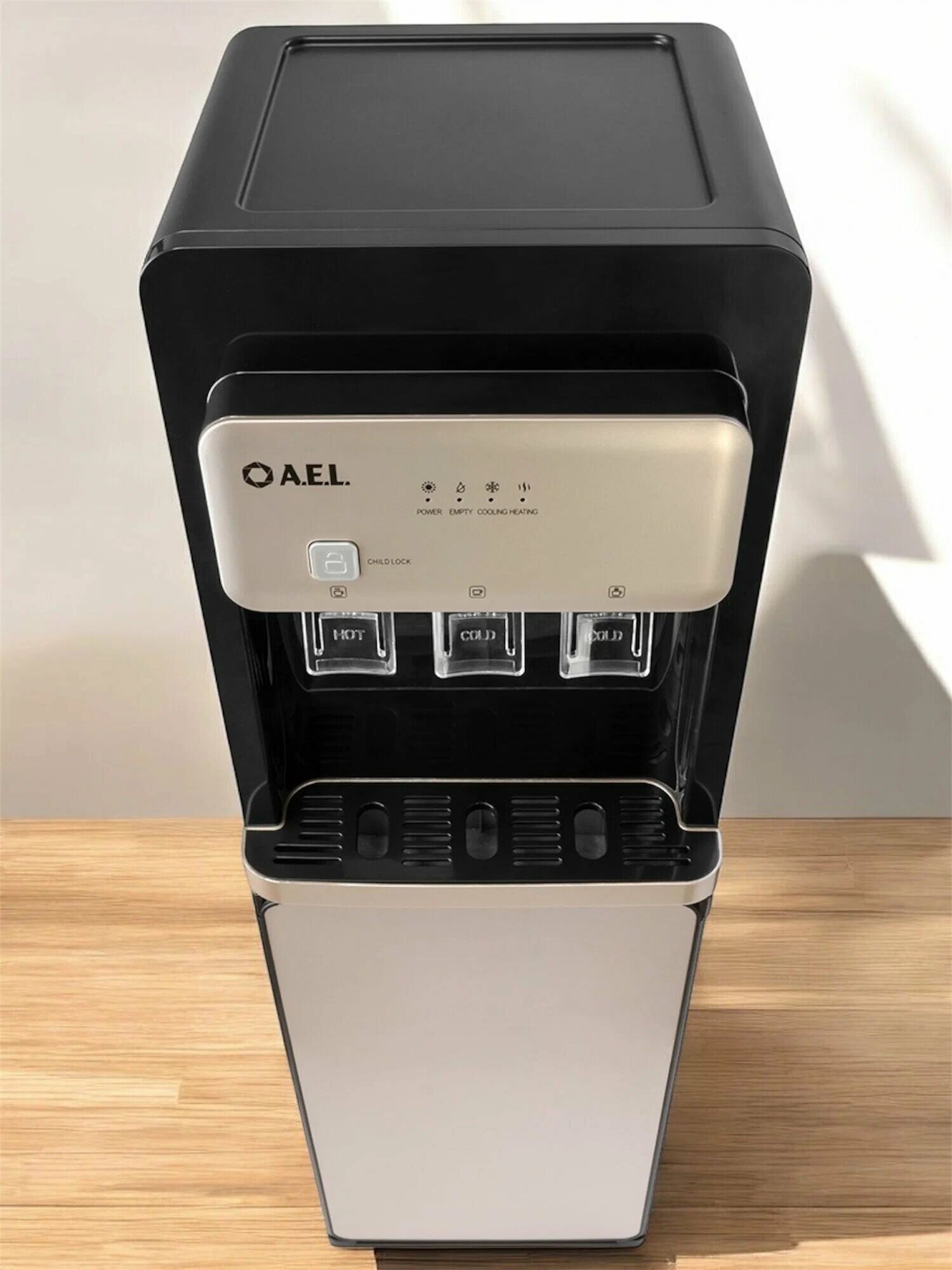 LD-AEL-806a black/gold. Гарантия 12мес. Кулер для воды с нижней загрузкой бутыли.