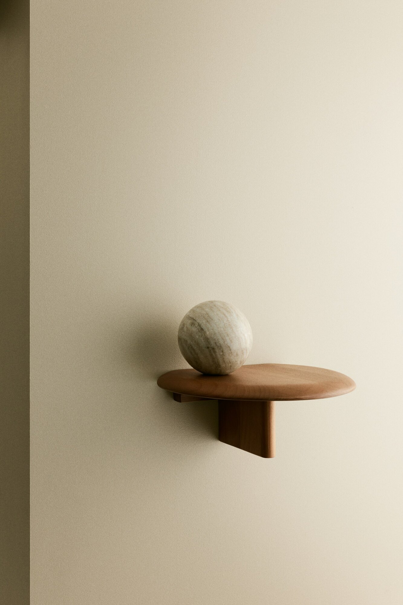 Деревянная настенная полка H&M, Цвет Коричневый, размер 40х62х24 см