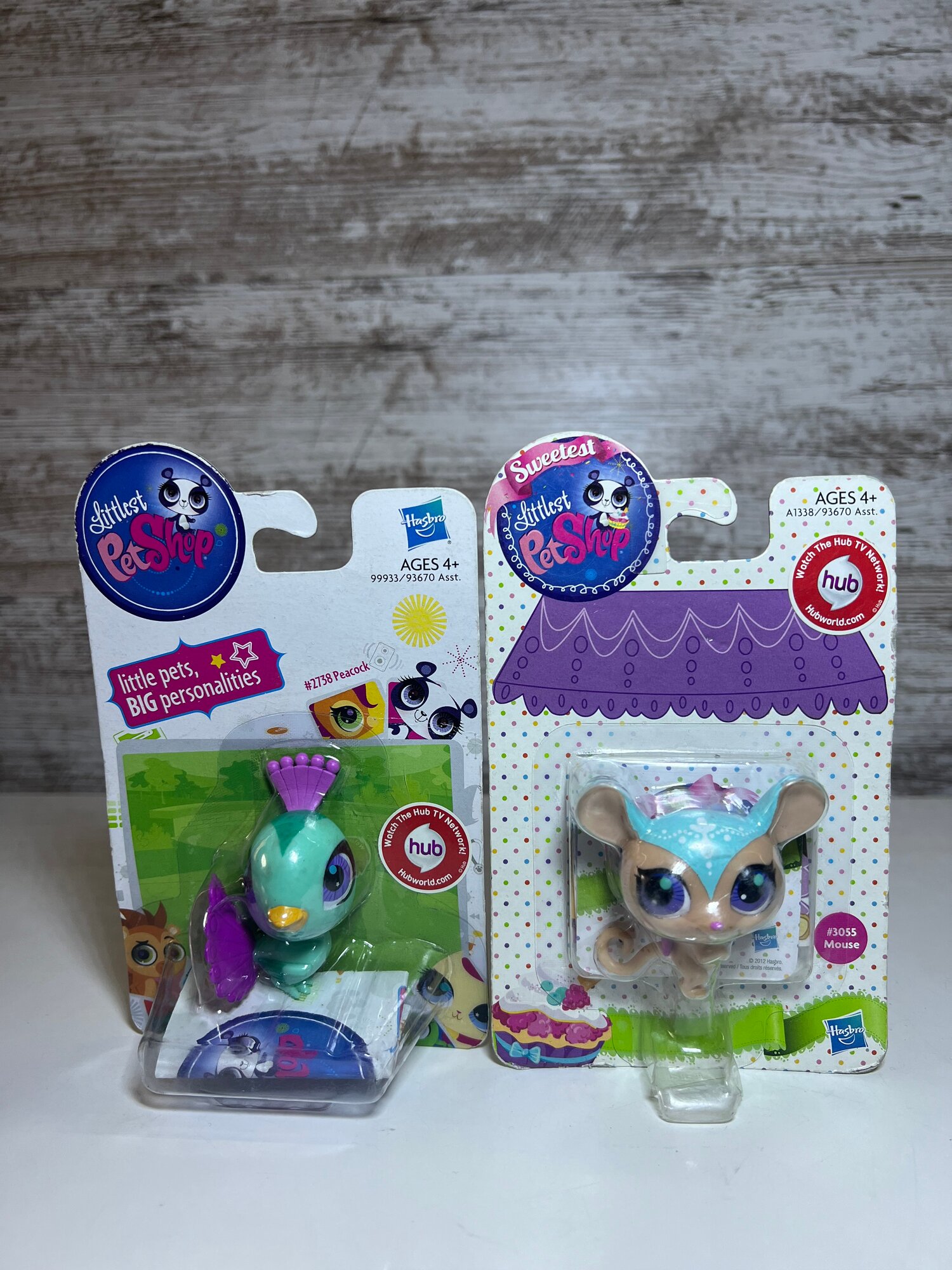 Набор фигурок Пет Шоп Littlest Pet Shop, в наборе 2 фигурки по 6 см от Hasbro, 2011 года