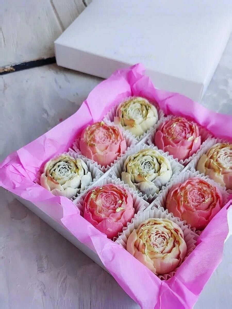 Сладкий подарок на день рождения/14 февраля/8 марта Шоколадные пионы в коробке Нebыковы и ко