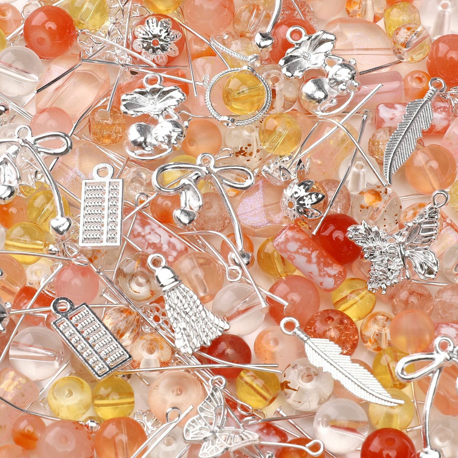 Стеклянные бусины разных цветов и аксессуары из сплавов в золотом и серебряном цвете, набор из смешанных материалов для изготовления браслетов, ожерелий и подвесок своими руками.