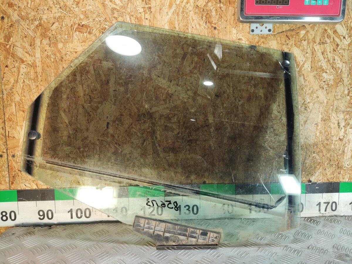 Стекло двери задней правой AUDI 80/90 B3 1986-19 893845026