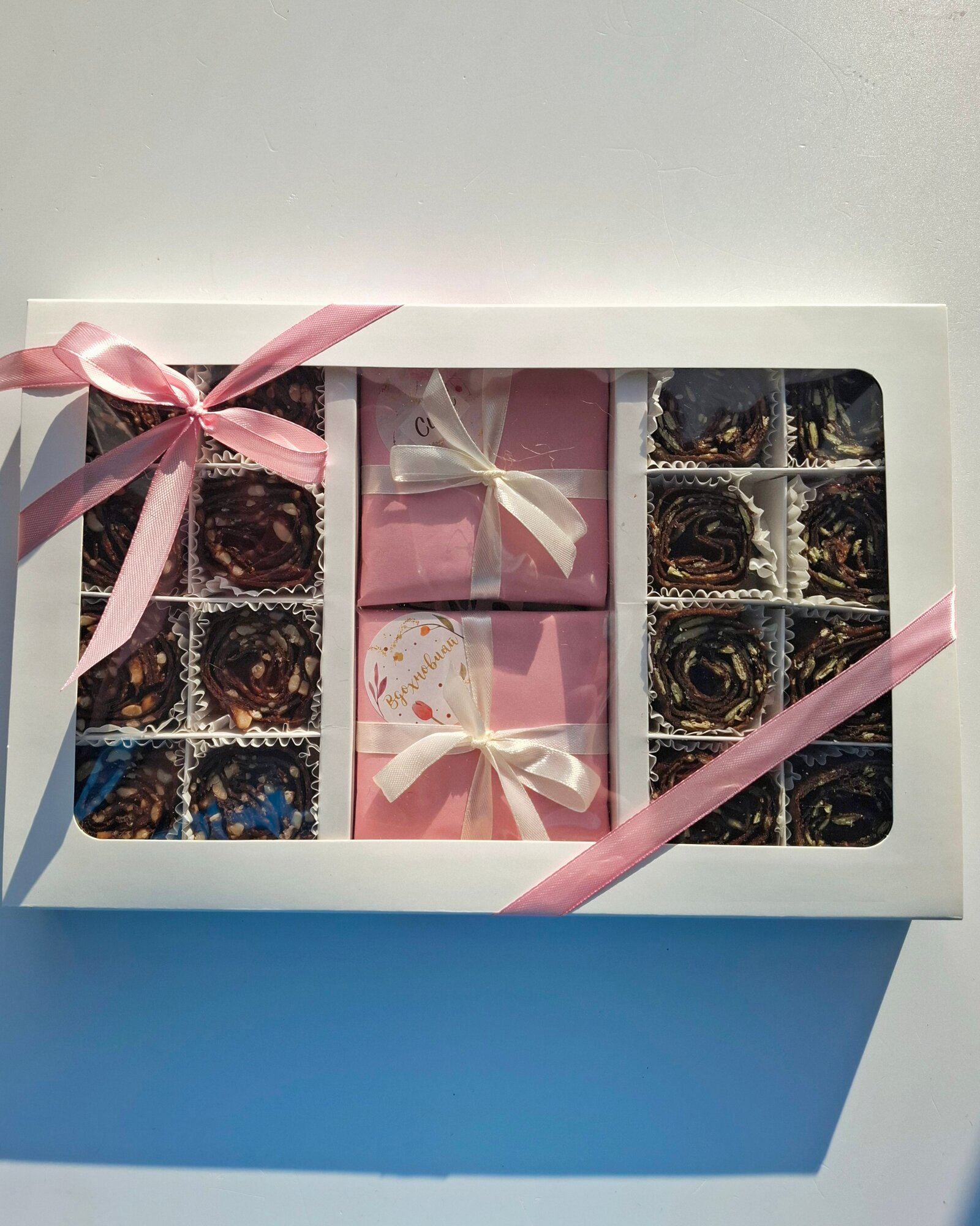 Подарочный набор "Вместо коробки конфет" ecoapple, 100% натуральный состав, розовый крафт