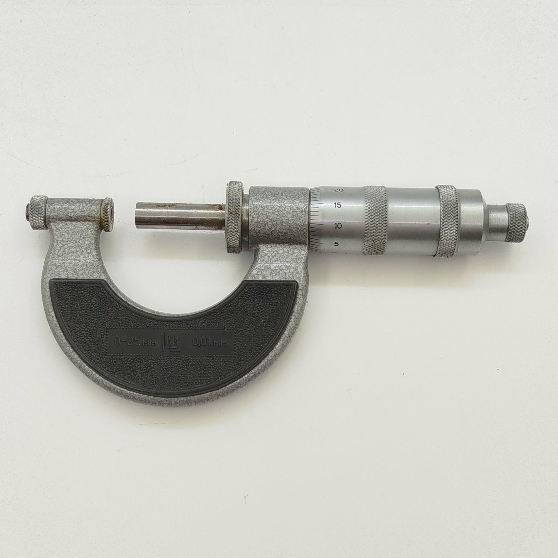 Микрометр типа МВМ 0-25 мм, завод "Красный инструментальщик", металл, пластмасса
