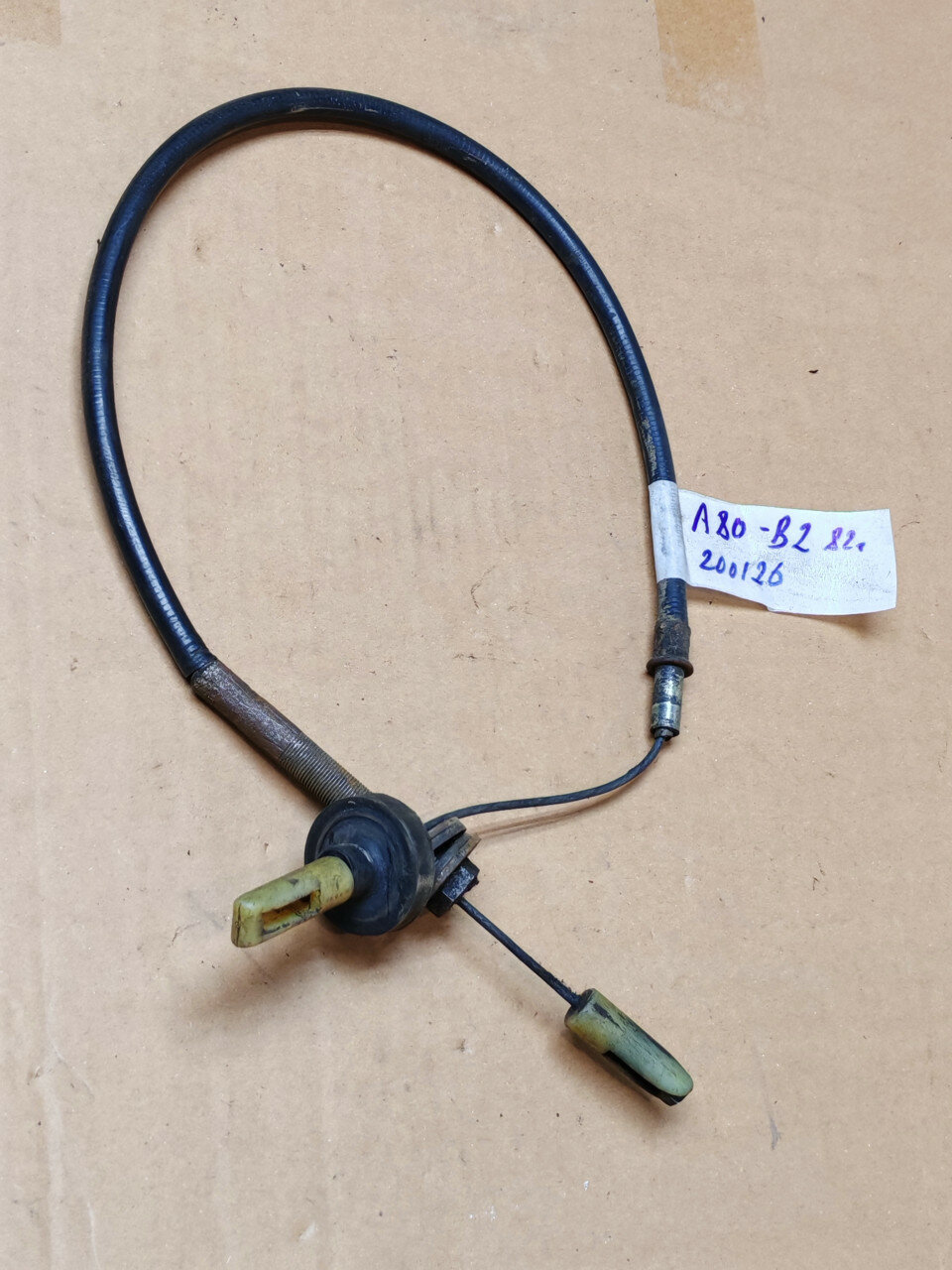 Трос сцепления Audi 80 B2 1.6