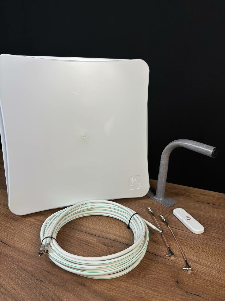 Универсальный Комплект Интернета 4G Модем - Wifi роутер F90 + Антенна MiMO 20 dbi под Безлимитный Интернет